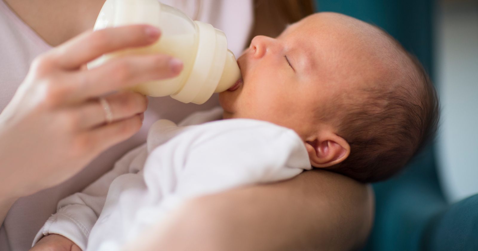 6 tips para hacer que tu bebe agarre la mamadera - Crianza Constructiva